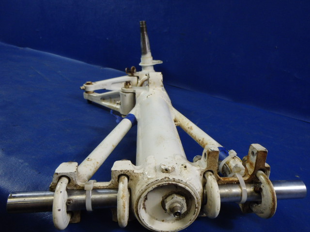 Cessna NPN MAIN LANDING GEAR STRUT ASSEMBLY - RH